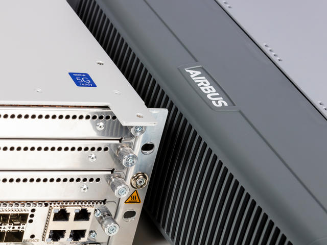 Pioneer hybrid base station for TETRA and LTE | Airbus