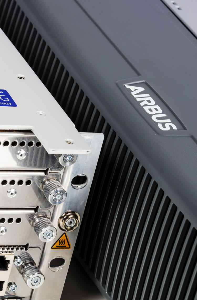 TB4 TETRA Hybrid base station | Airbus